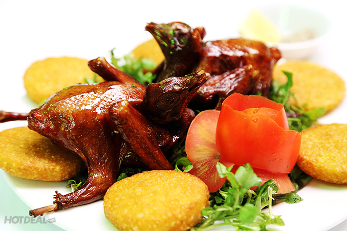 Bồ Câu Quay Nguyên Con + Xôi Chiên Giòn Cho 02 Người – Giao Hàng Tận Nơi