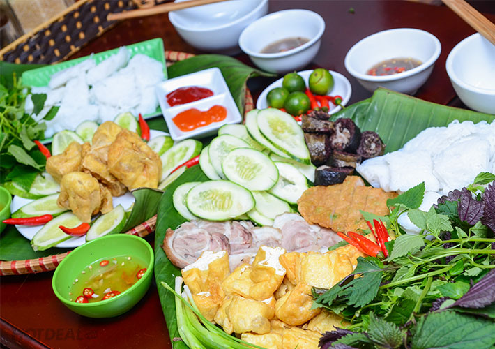 Set Bún Chấm Gà Chiên Trong Đậu Và Mẹt Bún Đậu Mơ – Dì Út Quán Hà Nội